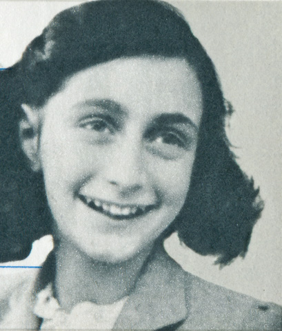 Anna Frank e la felicità possibile: “Pensa a tutta la bellezza ancora ...