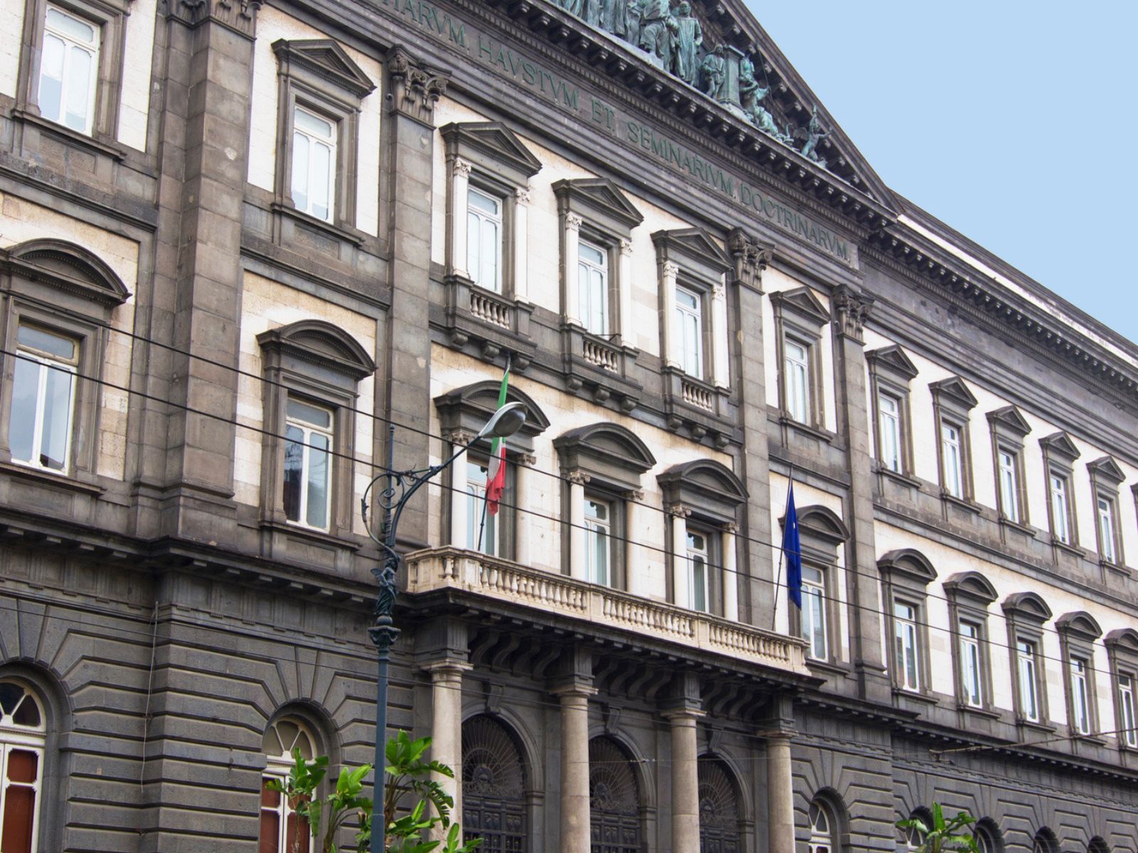 Studiare a Napoli: la guida completa | Studenti.it