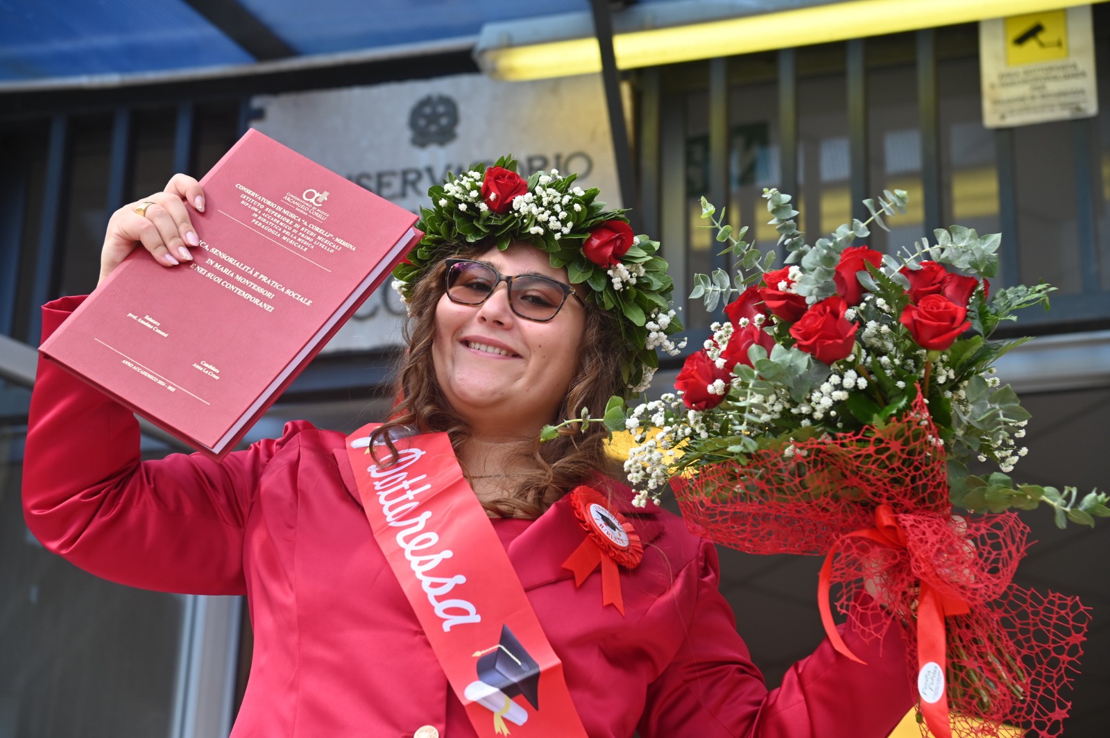 Dal bullismo alla laurea a 18 anni: la storia di Anna La Croce, talento ...