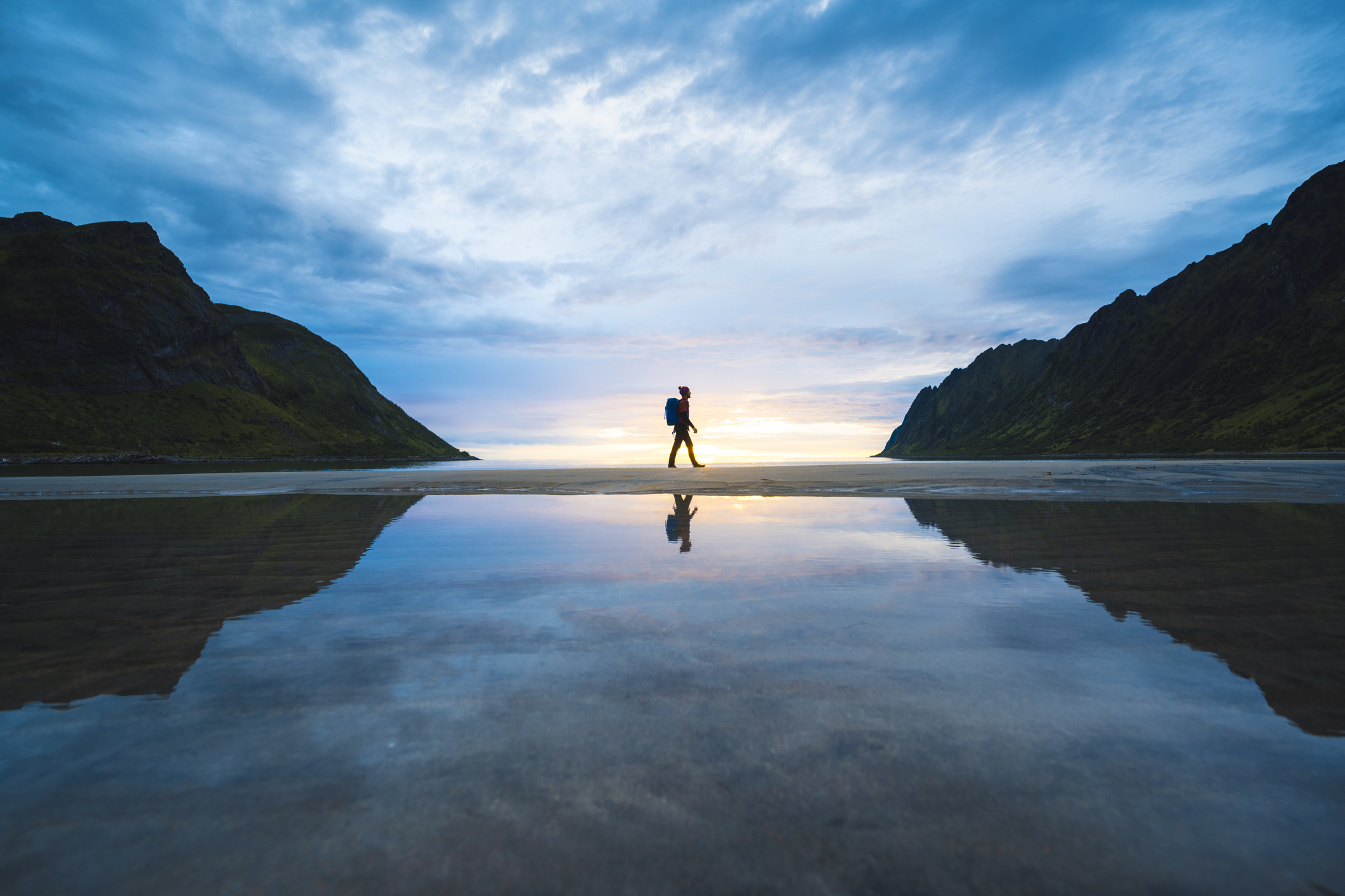 “Non ci si libera di una cosa evitandola, ma soltanto attraversandola ...